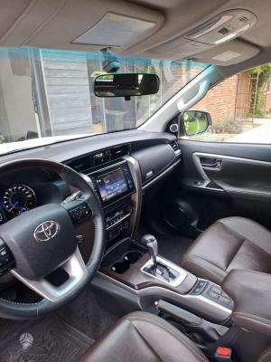 White Toyota Fortuner 2018 in Kaunas, with an engine capacity of 2.69 L and mileage of 65 thousand km for 19500 €, photo 7 on AUTOMOTO.COM.LV