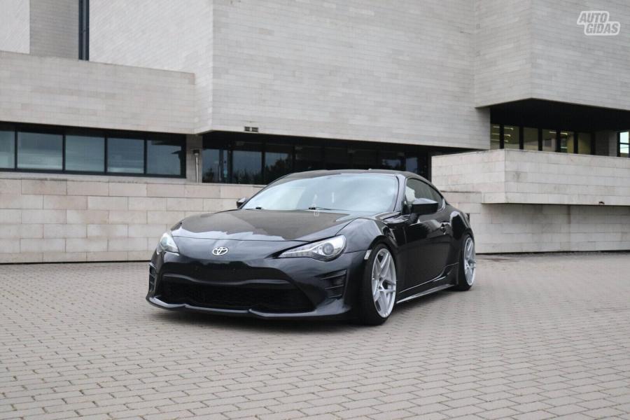 Серый Тойота ГТ 86 2017 в Вильнюс, объемом двигателя 2.00 л и пробегом 140 тыс. км за 19999 €, фото 5 на AUTOMOTO.COM.LV