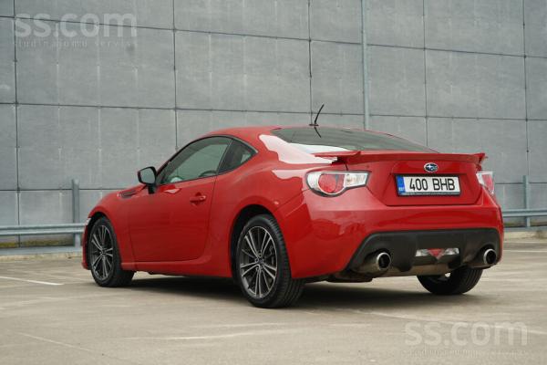 Sarkans Toyota gt-86 2012 Tallina, ar dzinēja tilpumu 2.00 L un nobraukumu 102 tūkst. km par 12990 €, foto 3 vietnē AUTOMOTO.COM.LV