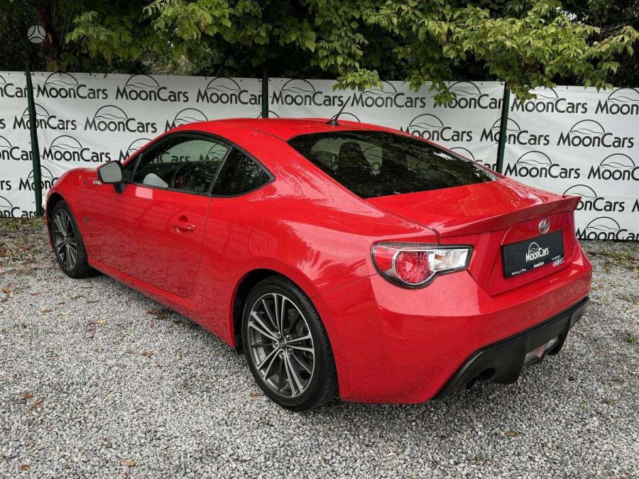 Red Toyota gt-86 2013 in Vilnius, with an engine capacity of 2.00 L and mileage of 154 thousand km for 11500 €, photo 8 on AUTOMOTO.COM.LV