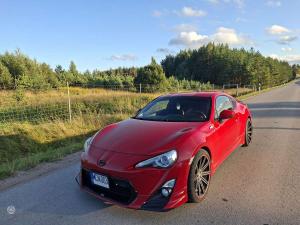Sarkans Toyota gt-86 2014 Viļņa, ar dzinēja tilpumu 2.00 L un nobraukumu 170 tūkst. km par 11500 €, foto  vietnē AUTOMOTO.COM.LV