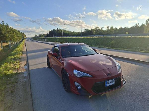 Sarkans Toyota gt-86 2014 Viļņa, ar dzinēja tilpumu 2.00 L un nobraukumu 170 tūkst. km par 11500 €, foto 3 vietnē AUTOMOTO.COM.LV