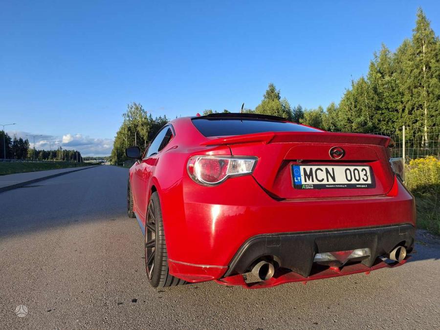 Sarkans Toyota gt-86 2014 Viļņa, ar dzinēja tilpumu 2.00 L un nobraukumu 170 tūkst. km par 11500 €, foto 10 vietnē AUTOMOTO.COM.LV