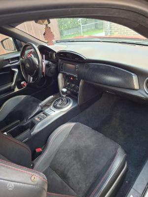 Sarkans Toyota gt-86 2014 Viļņa, ar dzinēja tilpumu 2.00 L un nobraukumu 170 tūkst. km par 11500 €, foto 18 vietnē AUTOMOTO.COM.LV