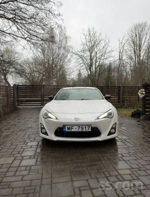 Balts Toyota gt-86 2012 Jelgava, ar dzinēja tilpumu 2.00 L un nobraukumu 210 tūkst. km par 13000 €, foto 3 vietnē AUTOMOTO.COM.LV