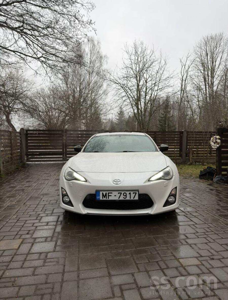 Balts Toyota gt-86 2012 Jelgava, ar dzinēja tilpumu 2.00 L un nobraukumu 210 tūkst. km par 13000 €, foto 3 vietnē AUTOMOTO.COM.LV