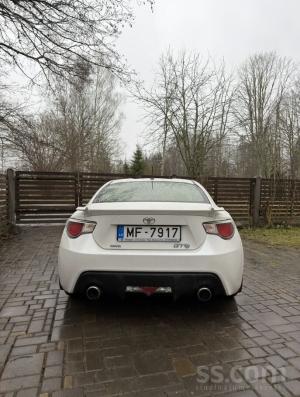 Balts Toyota gt-86 2012 Jelgava, ar dzinēja tilpumu 2.00 L un nobraukumu 210 tūkst. km par 13000 €, foto 5 vietnē AUTOMOTO.COM.LV