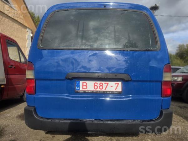 Blue Toyota Hiace 2002 in Daugavpils, with an engine capacity of 2.50 L and mileage of 0 thousand km for 3200 €, photo 5 on AUTOMOTO.COM.LV