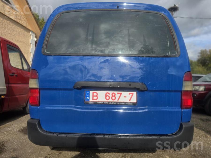 Blue Toyota Hiace 2002 in Daugavpils, with an engine capacity of 2.50 L and mileage of 0 thousand km for 3200 €, photo 5 on AUTOMOTO.COM.LV