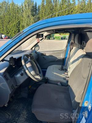Zils Toyota Hiace 2002 Jelgava, ar dzinēja tilpumu 2.50 L un nobraukumu 389 tūkst. km par 4200 €, foto 4 vietnē AUTOMOTO.COM.LV