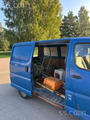 Zils Toyota Hiace 2002 Jelgava, ar dzinēja tilpumu 2.50 L un nobraukumu 389 tūkst. km par 4200 €, foto 13 vietnē AUTOMOTO.COM.LV