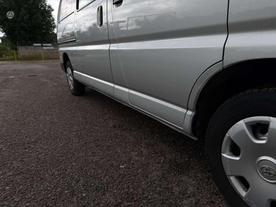Grey Toyota Hiace 2003 in Vilnius, with an engine capacity of 2.50 L and mileage of 353 thousand km for 4900 €, photo 10 on AUTOMOTO.COM.LV