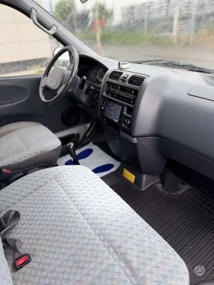 Grey Toyota Hiace 2003 in Vilnius, with an engine capacity of 2.50 L and mileage of 353 thousand km for 4900 €, photo 14 on AUTOMOTO.COM.LV