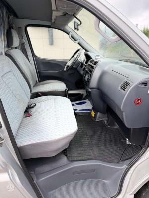 Grey Toyota Hiace 2003 in Vilnius, with an engine capacity of 2.50 L and mileage of 353 thousand km for 4900 €, photo 15 on AUTOMOTO.COM.LV