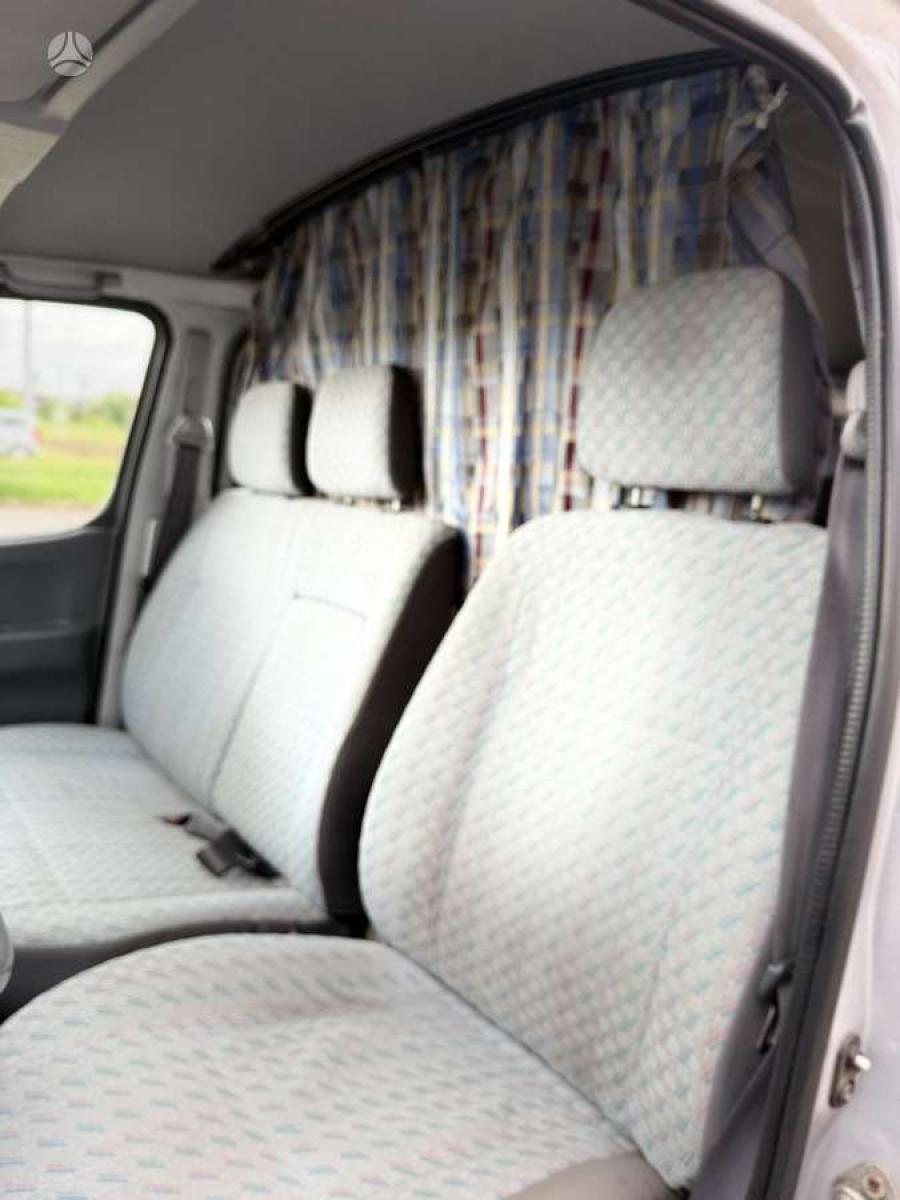 Grey Toyota Hiace 2003 in Vilnius, with an engine capacity of 2.50 L and mileage of 353 thousand km for 4900 €, photo 16 on AUTOMOTO.COM.LV