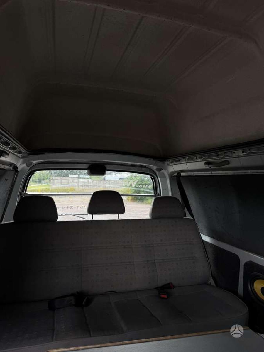 Grey Toyota Hiace 2003 in Vilnius, with an engine capacity of 2.50 L and mileage of 353 thousand km for 4900 €, photo 24 on AUTOMOTO.COM.LV