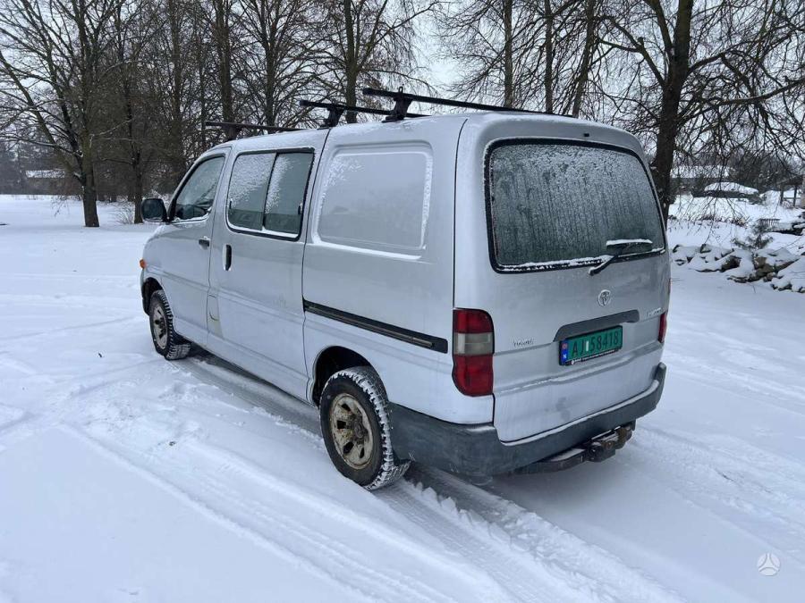 Grey Toyota Hiace 2005 in Pasvalys, with an engine capacity of 2.49 L and mileage of 320 thousand km for 3550 €, photo 3 on AUTOMOTO.COM.LV