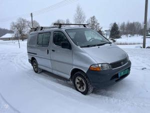 Grey Toyota Hiace 2005 in Pasvalys, with an engine capacity of 2.49 L and mileage of 320 thousand km for 3550 €, photo 5 on AUTOMOTO.COM.LV