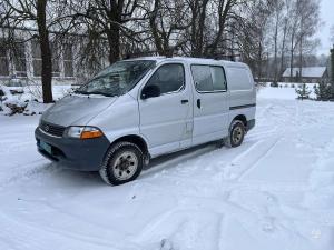 Grey Toyota Hiace 2005 in Pasvalys, with an engine capacity of 2.49 L and mileage of 320 thousand km for 3550 €, photo 7 on AUTOMOTO.COM.LV