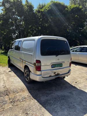 Grey Toyota Hiace 2008 in Vilnius, with an engine capacity of 2.49 L and mileage of 350 thousand km for 2900 €, photo 5 on AUTOMOTO.COM.LV