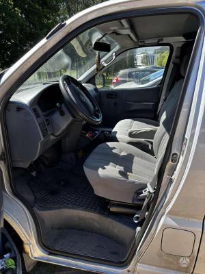 Grey Toyota Hiace 2008 in Vilnius, with an engine capacity of 2.49 L and mileage of 350 thousand km for 2900 €, photo 10 on AUTOMOTO.COM.LV