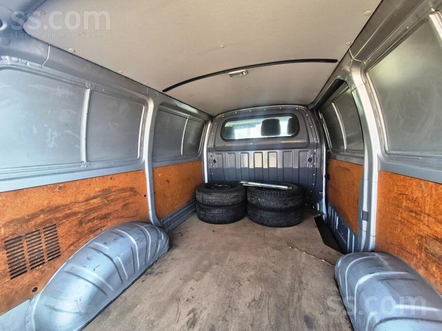 Toyota Hiace 2007 Rīga, ar dzinēja tilpumu 2.50 L un nobraukumu 402 tūkst. km par 3900 €, foto 7 vietnē AUTOMOTO.COM.LV