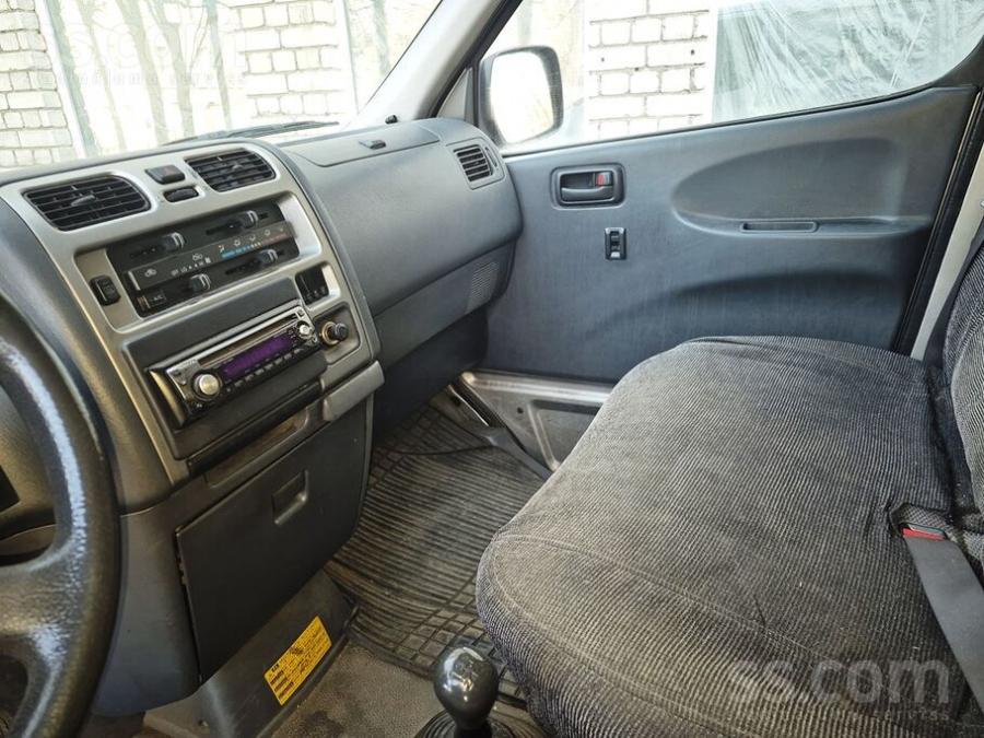 Toyota Hiace 2007 Rīga, ar dzinēja tilpumu 2.50 L un nobraukumu 402 tūkst. km par 3900 €, foto 11 vietnē AUTOMOTO.COM.LV