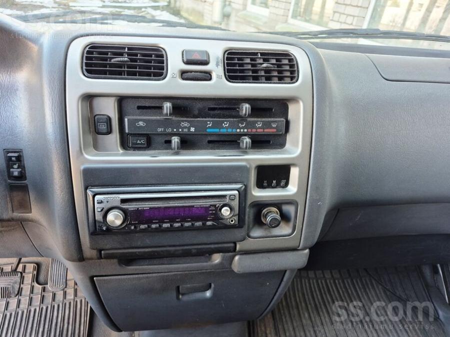 Toyota Hiace 2007 Rīga, ar dzinēja tilpumu 2.50 L un nobraukumu 402 tūkst. km par 3900 €, foto 13 vietnē AUTOMOTO.COM.LV