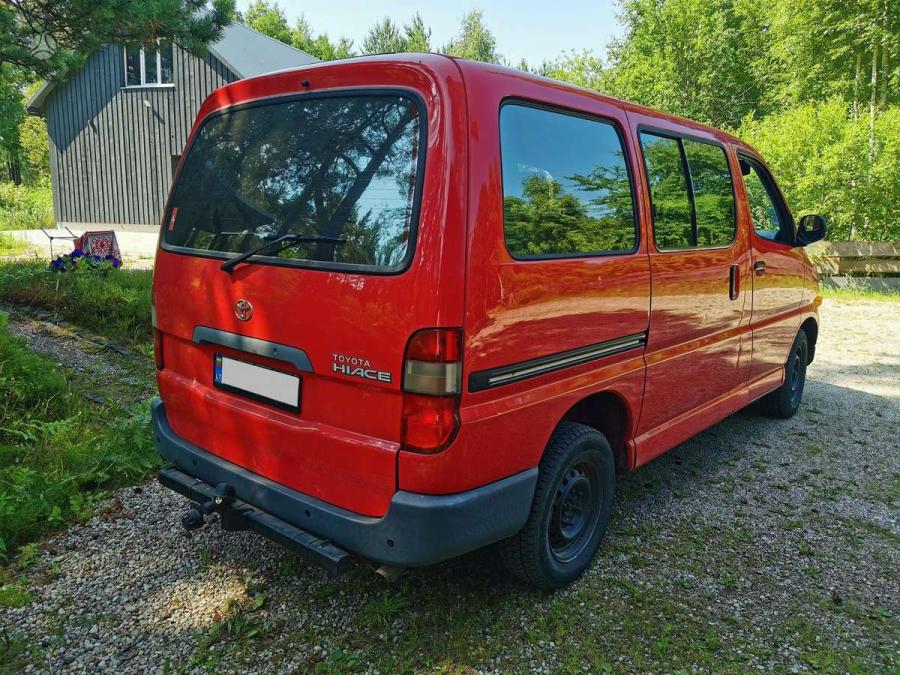 Sarkans Toyota Hiace 2000 Panevēža, ar dzinēja tilpumu 2.69 L un nobraukumu 231 tūkst. km par 6500 €, foto 3 vietnē AUTOMOTO.COM.LV