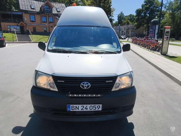 White Toyota Hiace 2008 in Vilnius, with an engine capacity of 2.50 L and mileage of 380 thousand km for 5100 €, photo 2 on AUTOMOTO.COM.LV
