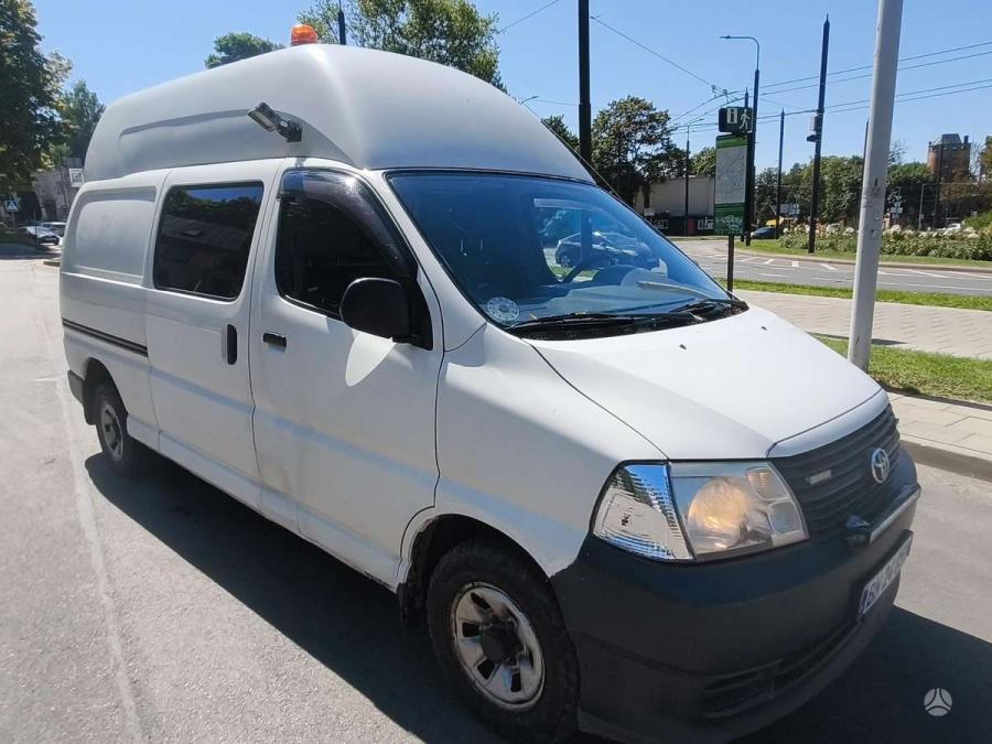 White Toyota Hiace 2008 in Vilnius, with an engine capacity of 2.50 L and mileage of 380 thousand km for 5100 €, photo 4 on AUTOMOTO.COM.LV