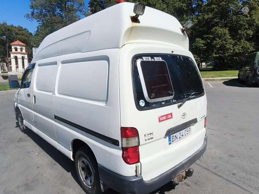 White Toyota Hiace 2008 in Vilnius, with an engine capacity of 2.50 L and mileage of 380 thousand km for 5100 €, photo 8 on AUTOMOTO.COM.LV