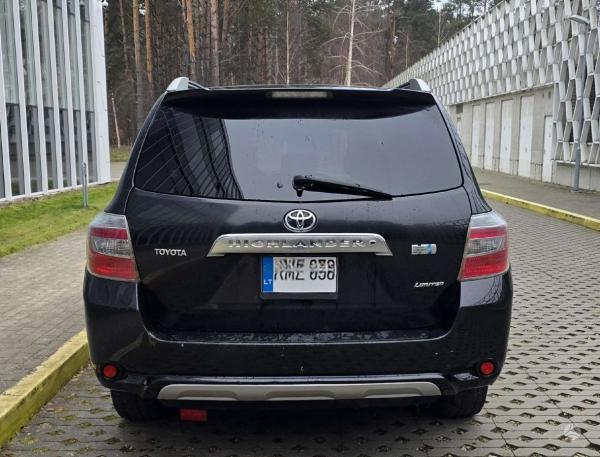 Black Toyota Highlander 2008 in Vilnius, with an engine capacity of 3.31 L and mileage of 220 thousand km for 4900 €, photo 6 on AUTOMOTO.COM.LV