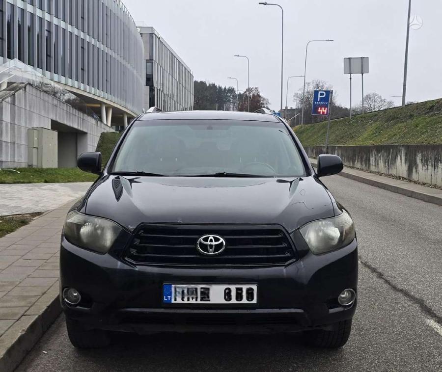 Black Toyota Highlander 2008 in Vilnius, with an engine capacity of 3.31 L and mileage of 220 thousand km for 4600 €, photo 2 on AUTOMOTO.COM.LV