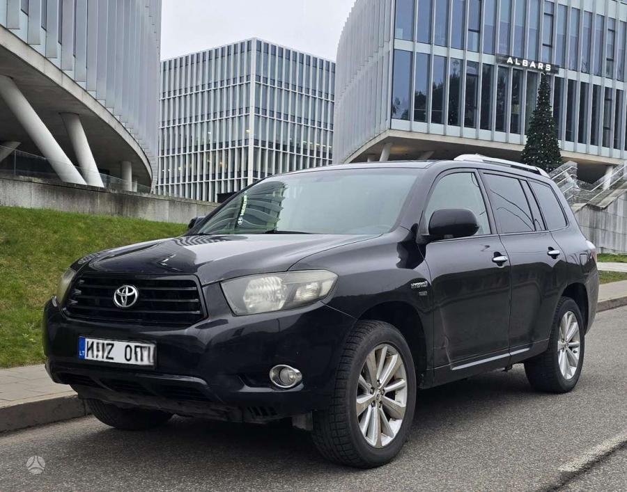 Black Toyota Highlander 2008 in Vilnius, with an engine capacity of 3.31 L and mileage of 220 thousand km for 4600 €, photo 3 on AUTOMOTO.COM.LV