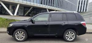Black Toyota Highlander 2008 in Vilnius, with an engine capacity of 3.31 L and mileage of 220 thousand km for 4600 €, photo 4 on AUTOMOTO.COM.LV