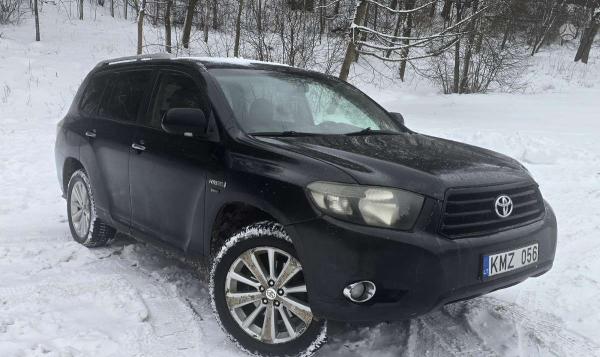 Melns Toyota Highlander 2008 Viļņa, ar dzinēja tilpumu 3.31 L un nobraukumu 220 tūkst. km par 4600 €, foto 3 vietnē AUTOMOTO.COM.LV