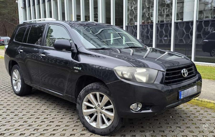 Black Toyota Highlander 2008 in Vilnius, with an engine capacity of 3.31 L and mileage of 220 thousand km for 4600 €, photo 3 on AUTOMOTO.COM.LV