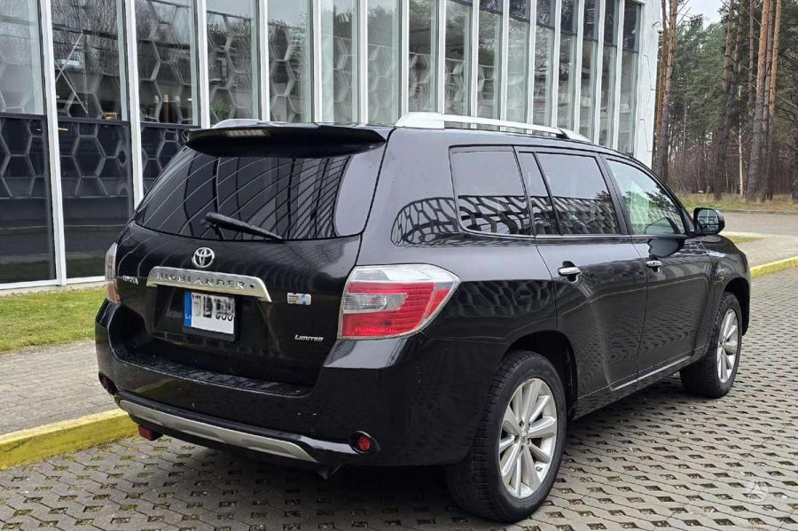 Black Toyota Highlander 2008 in Vilnius, with an engine capacity of 3.31 L and mileage of 220 thousand km for 4600 €, photo 5 on AUTOMOTO.COM.LV