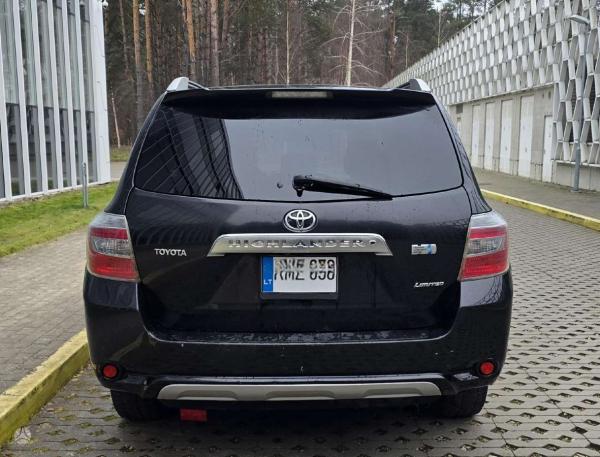Melns Toyota Highlander 2008 Viļņa, ar dzinēja tilpumu 3.31 L un nobraukumu 220 tūkst. km par 4600 €, foto 6 vietnē AUTOMOTO.COM.LV