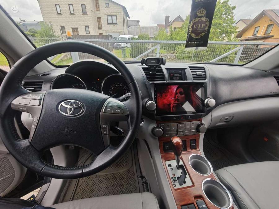 Melns Toyota Highlander 2008 Kauņa, ar dzinēja tilpumu 3.50 L un nobraukumu 175 tūkst. km par 8300 €, foto 11 vietnē AUTOMOTO.COM.LV