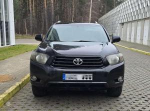 Black Toyota Highlander 2008 in Vilnius, with an engine capacity of 3.30 L and mileage of 396 thousand km for 10000 €, photo 3 on AUTOMOTO.COM.LV