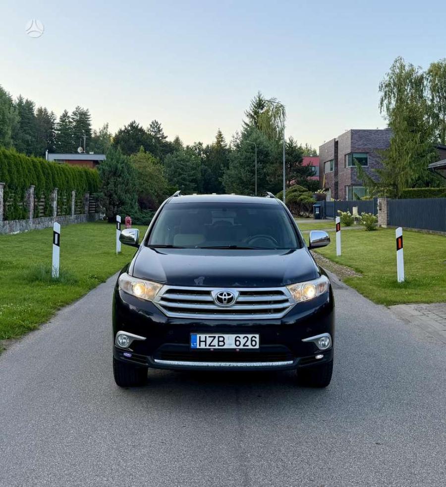 Black Toyota Highlander 2011 in Vilnius, with an engine capacity of 3.46 L and mileage of 140 thousand km for 9000 €, photo 3 on AUTOMOTO.COM.LV