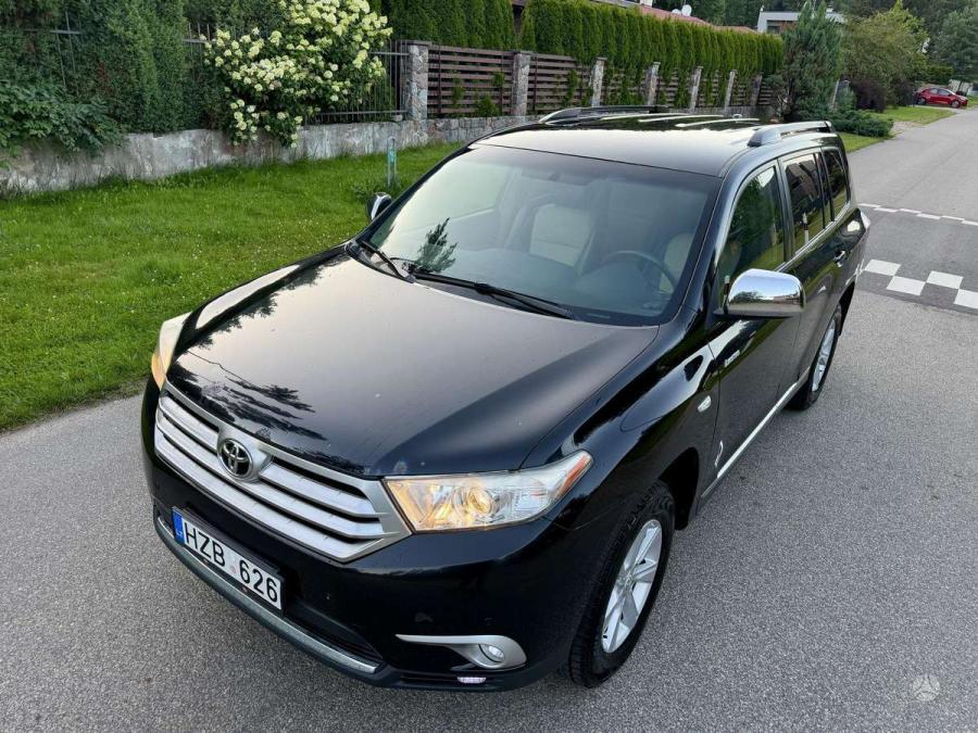 Black Toyota Highlander 2011 in Vilnius, with an engine capacity of 3.46 L and mileage of 140 thousand km for 9000 €, photo 4 on AUTOMOTO.COM.LV
