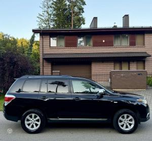 Black Toyota Highlander 2011 in Vilnius, with an engine capacity of 3.46 L and mileage of 140 thousand km for 9000 €, photo 8 on AUTOMOTO.COM.LV