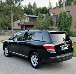 Black Toyota Highlander 2011 in Vilnius, with an engine capacity of 3.46 L and mileage of 140 thousand km for 9000 €, photo 13 on AUTOMOTO.COM.LV