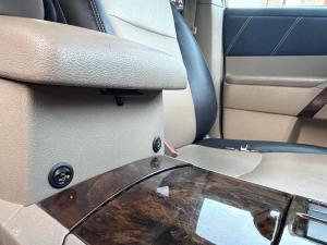 Black Toyota Highlander 2011 in Vilnius, with an engine capacity of 3.46 L and mileage of 140 thousand km for 9000 €, photo 20 on AUTOMOTO.COM.LV