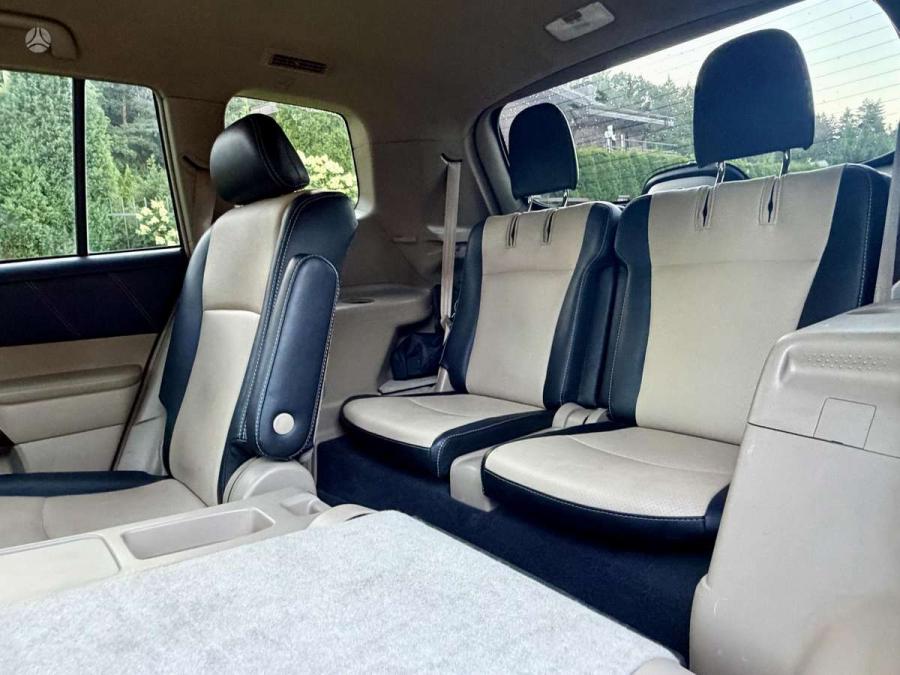 Black Toyota Highlander 2011 in Vilnius, with an engine capacity of 3.46 L and mileage of 140 thousand km for 9000 €, photo 28 on AUTOMOTO.COM.LV