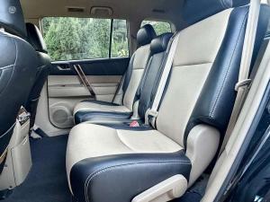 Black Toyota Highlander 2011 in Vilnius, with an engine capacity of 3.46 L and mileage of 140 thousand km for 9000 €, photo 29 on AUTOMOTO.COM.LV