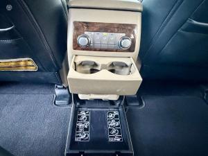 Black Toyota Highlander 2011 in Vilnius, with an engine capacity of 3.46 L and mileage of 140 thousand km for 9000 €, photo 31 on AUTOMOTO.COM.LV